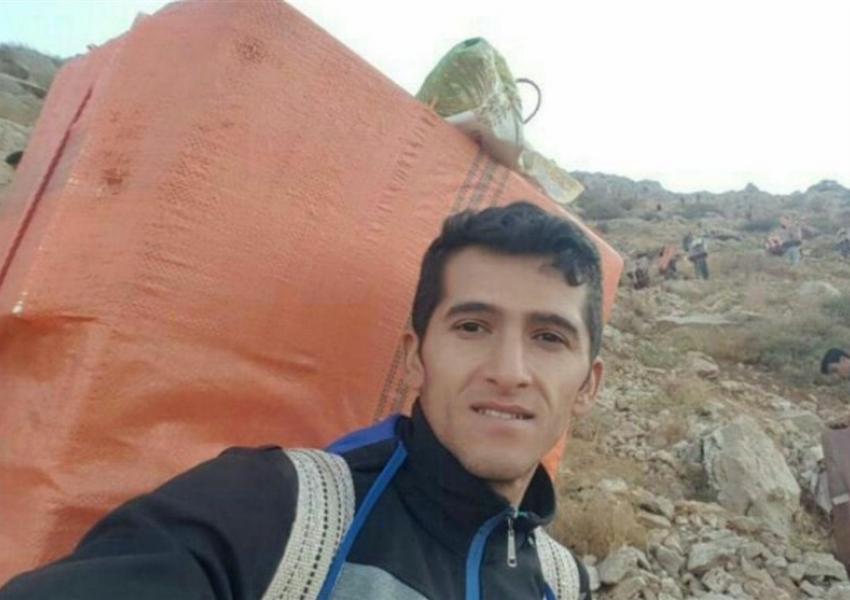 Iranian Runner Carries Goods on His Back to Make a Living | Iran ...